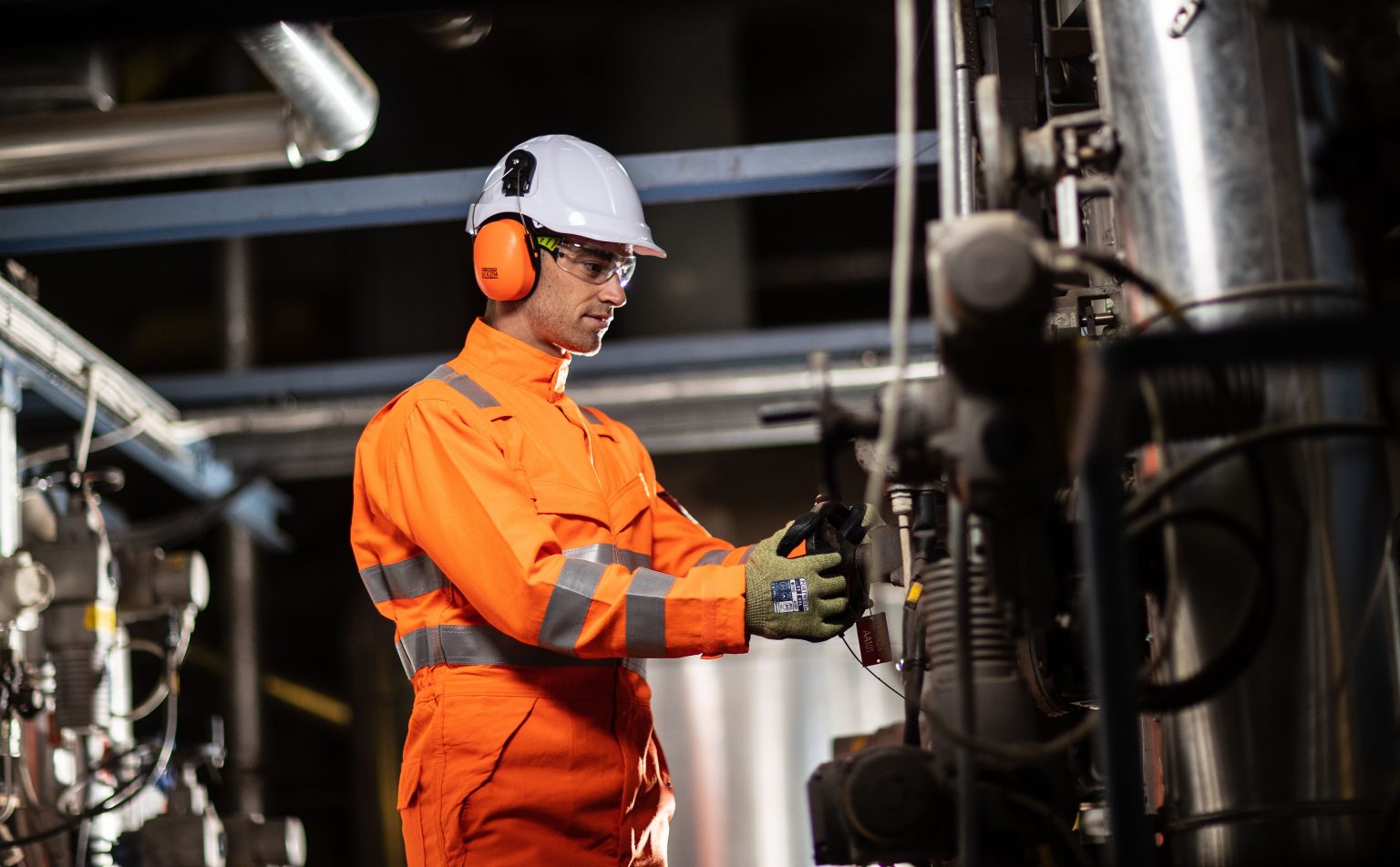 What are the different types of safety coveralls? | OAKEYS Safety Ltd