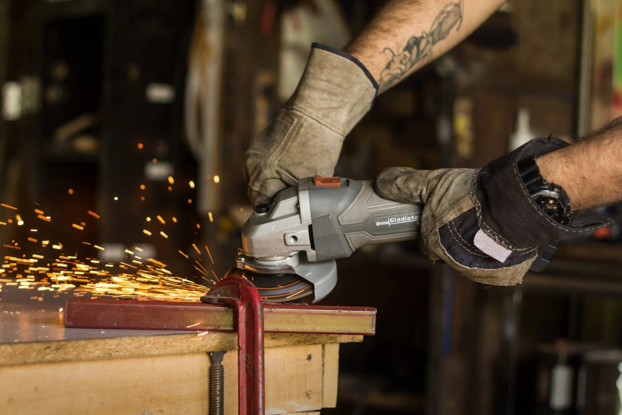 Should you wear safety gloves while grinding? | OAKEYS Safety Ltd