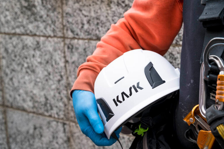 Choosing the Right Ear Defenders for KASK Safety Helmets | OAKEYS Safety